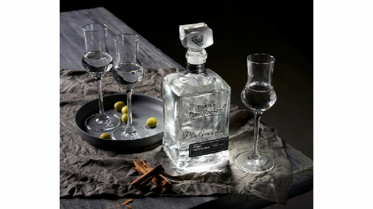 Luis Miguel, el Sol de México, lanza en España su tequila premium